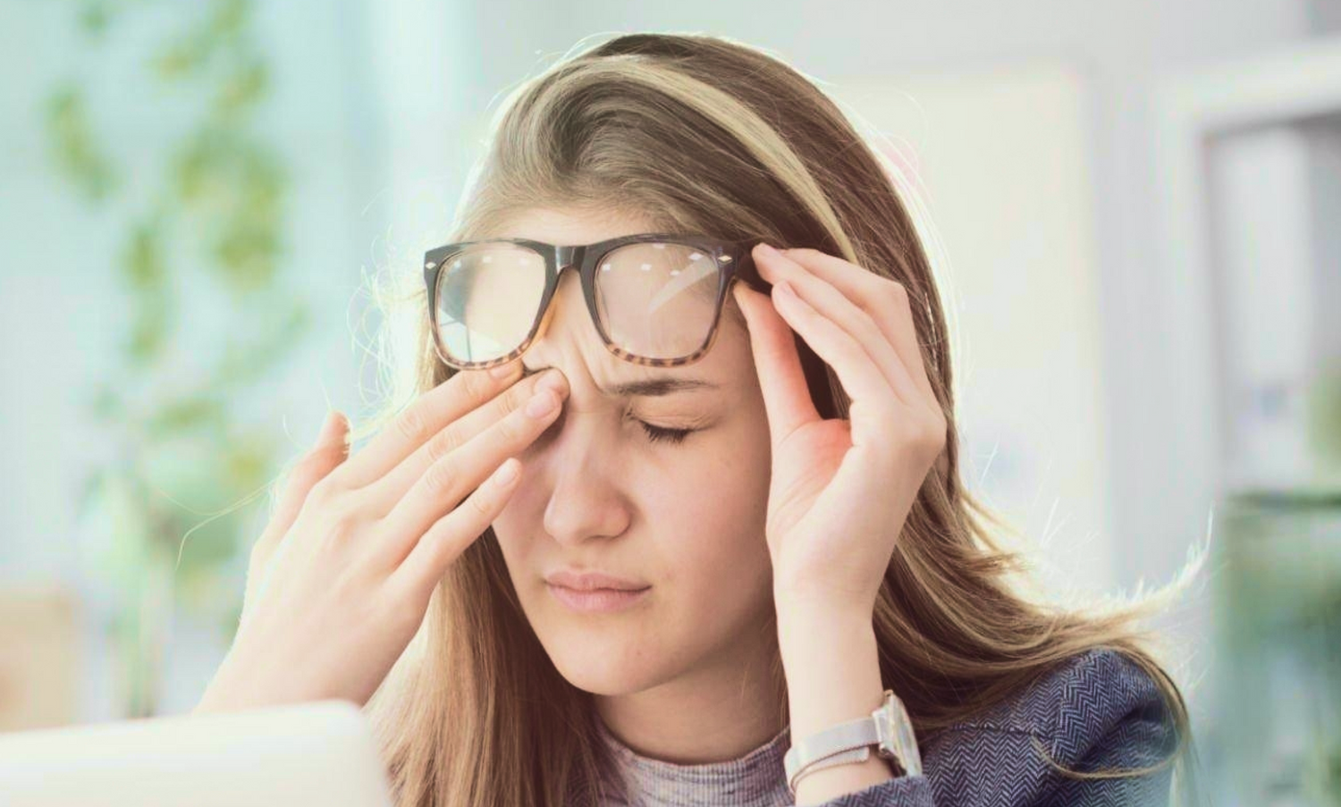 How to Relieve Eye Strain and Fatigue: Symptoms and Solutions – RENPHO US